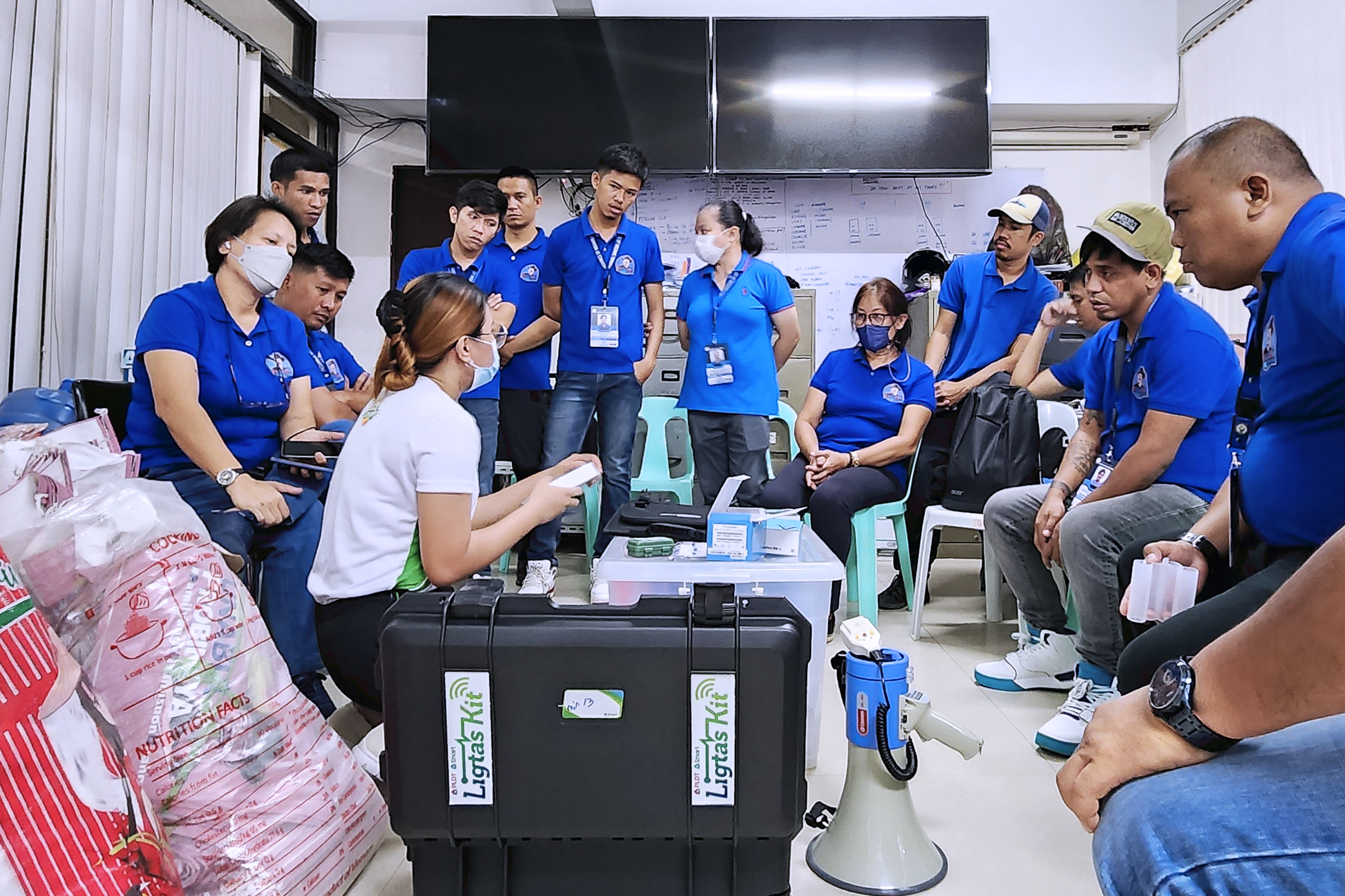 Misamisnon responders now powered by PLDT-Smart Ligtas Kit