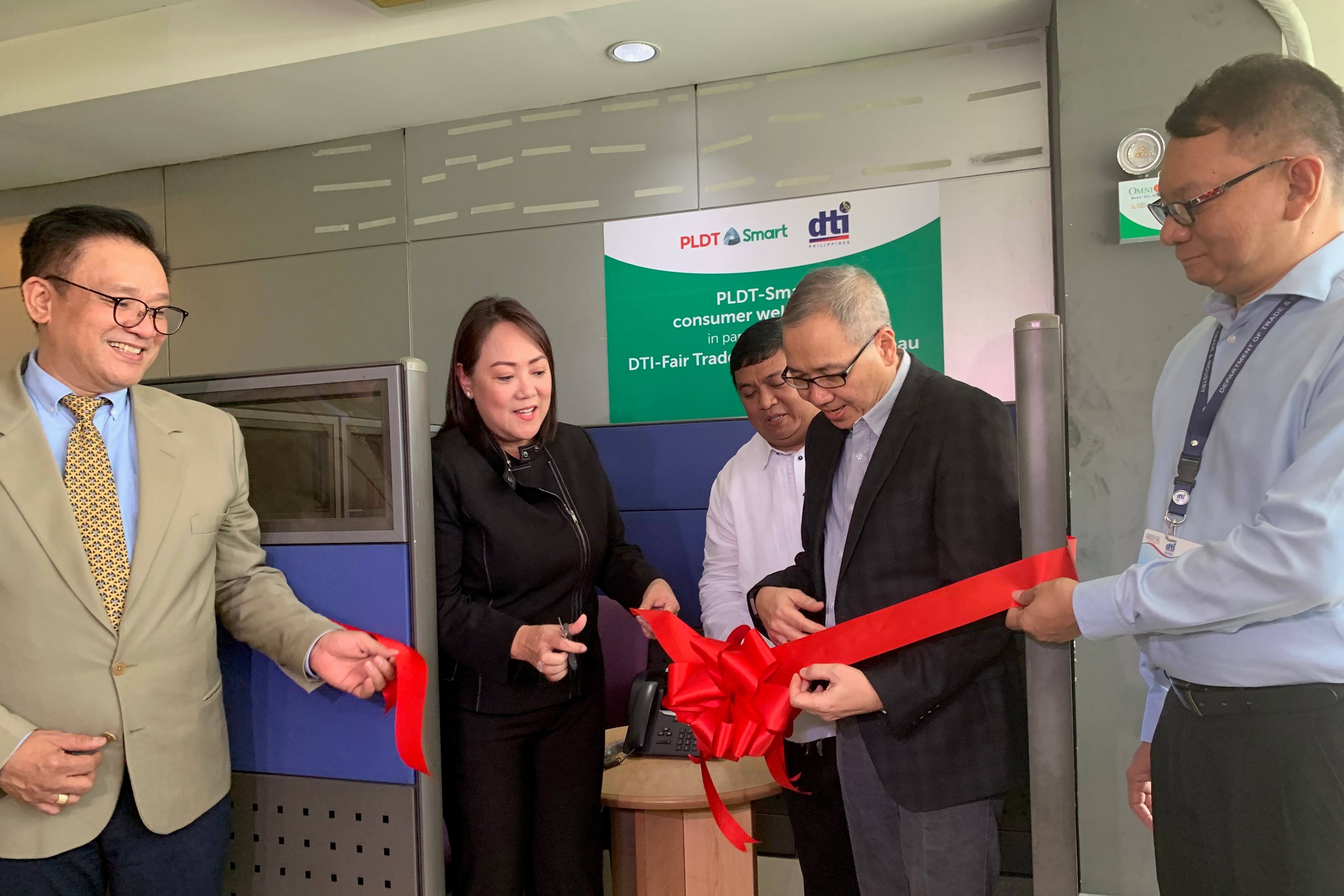 PLDT-Smart customers now have video call facility at DTI