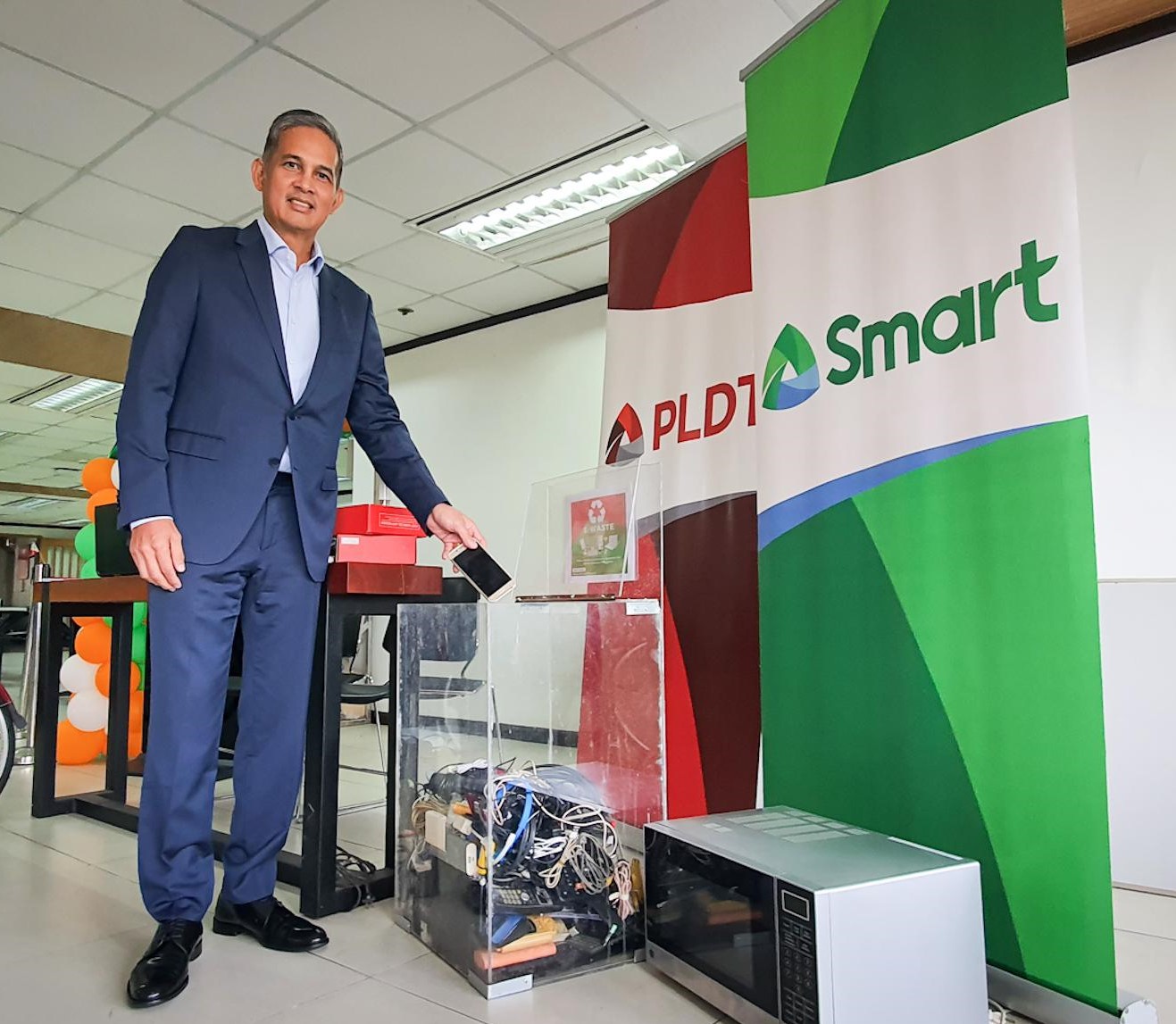 PLDT, Smart pilot ‘Be Kind. Recycle.’ to champion circularity