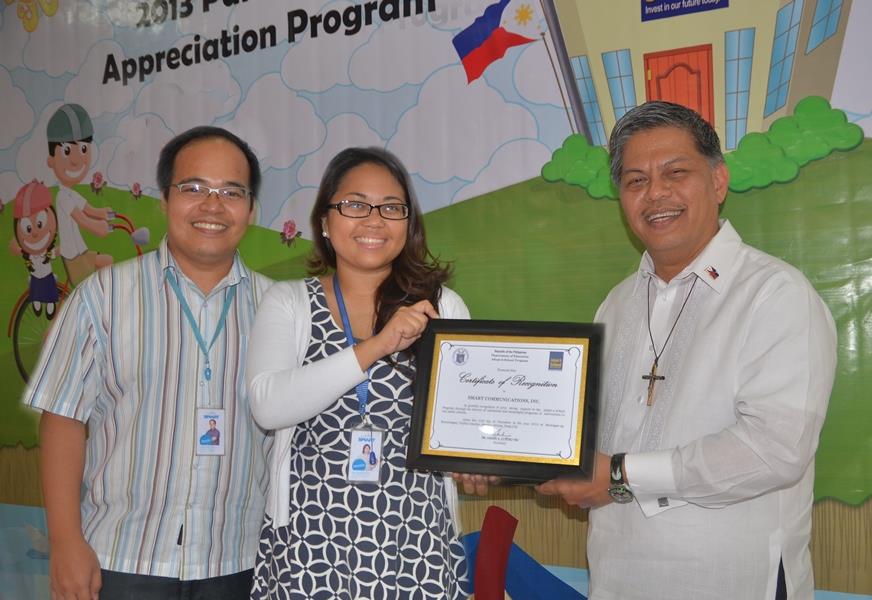 DepEd recognizes Smart’s support to PH education