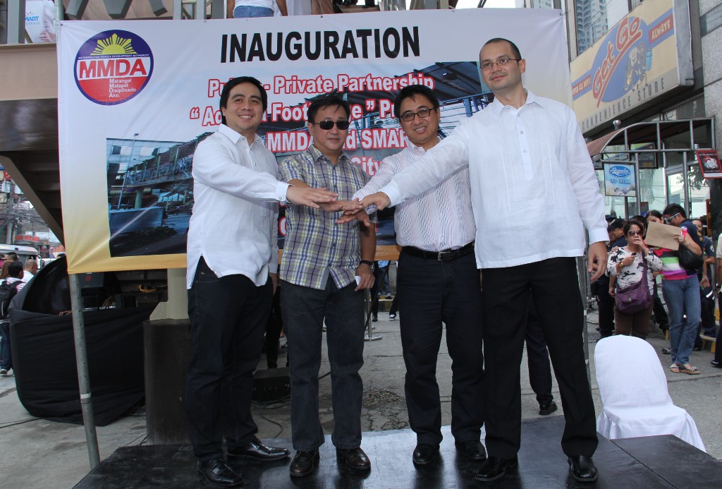 Smart supports MMDA’s “Adopt-a-Footbridge” Program