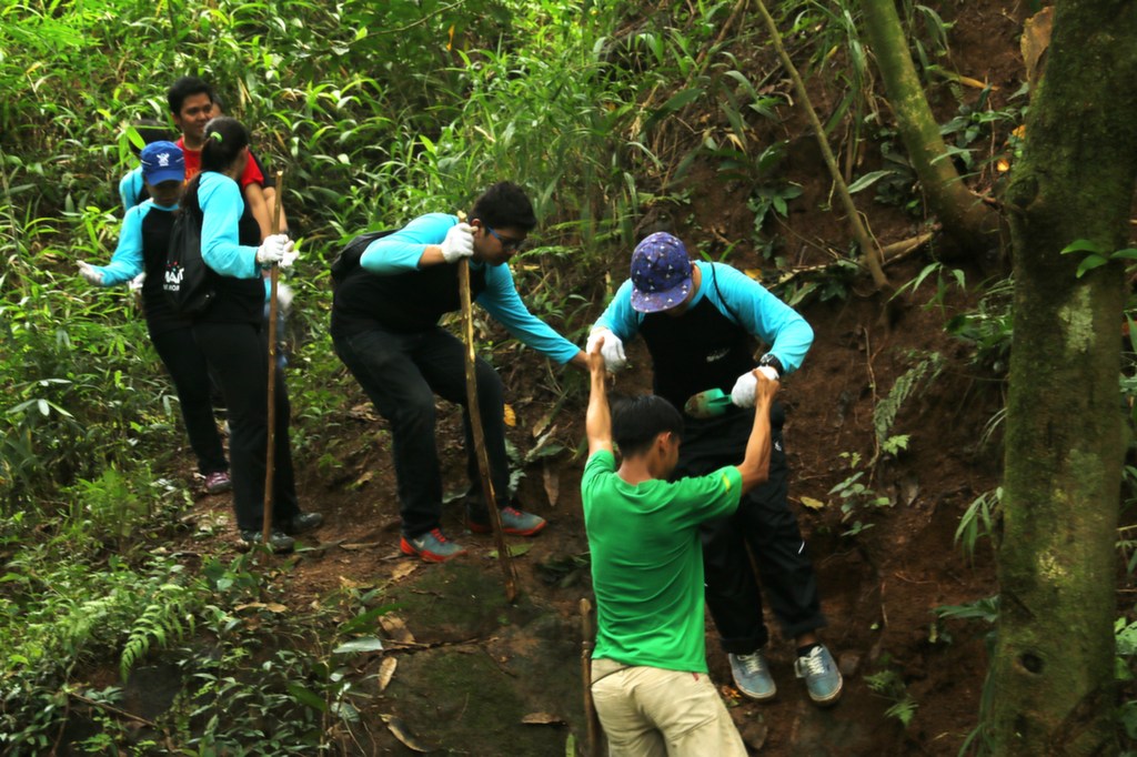 Tree Planting in Calawis - September 5, 2014 - Smart Communications