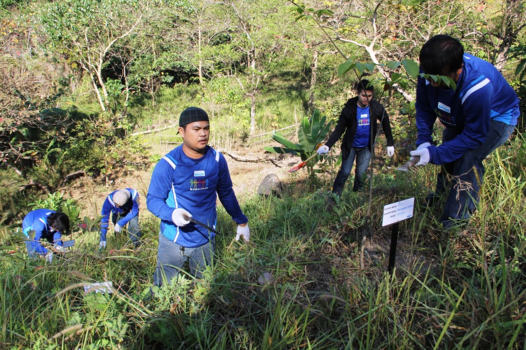 Tree Planting Marikina - January 25, 2013 - Smart Communications