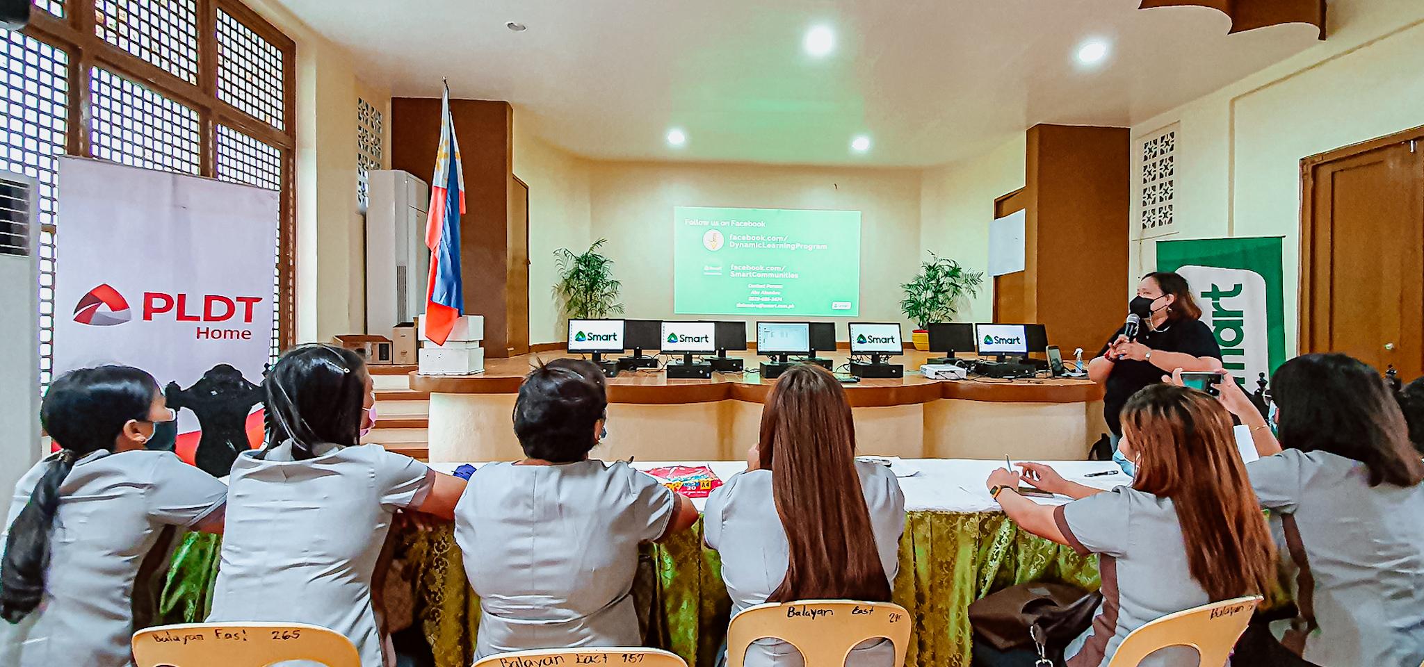 Smart expands Balayan East Central School learning platforms