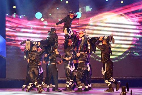 Smart awards best student dance teams in explosive Jump In Dance-Off 3 ...