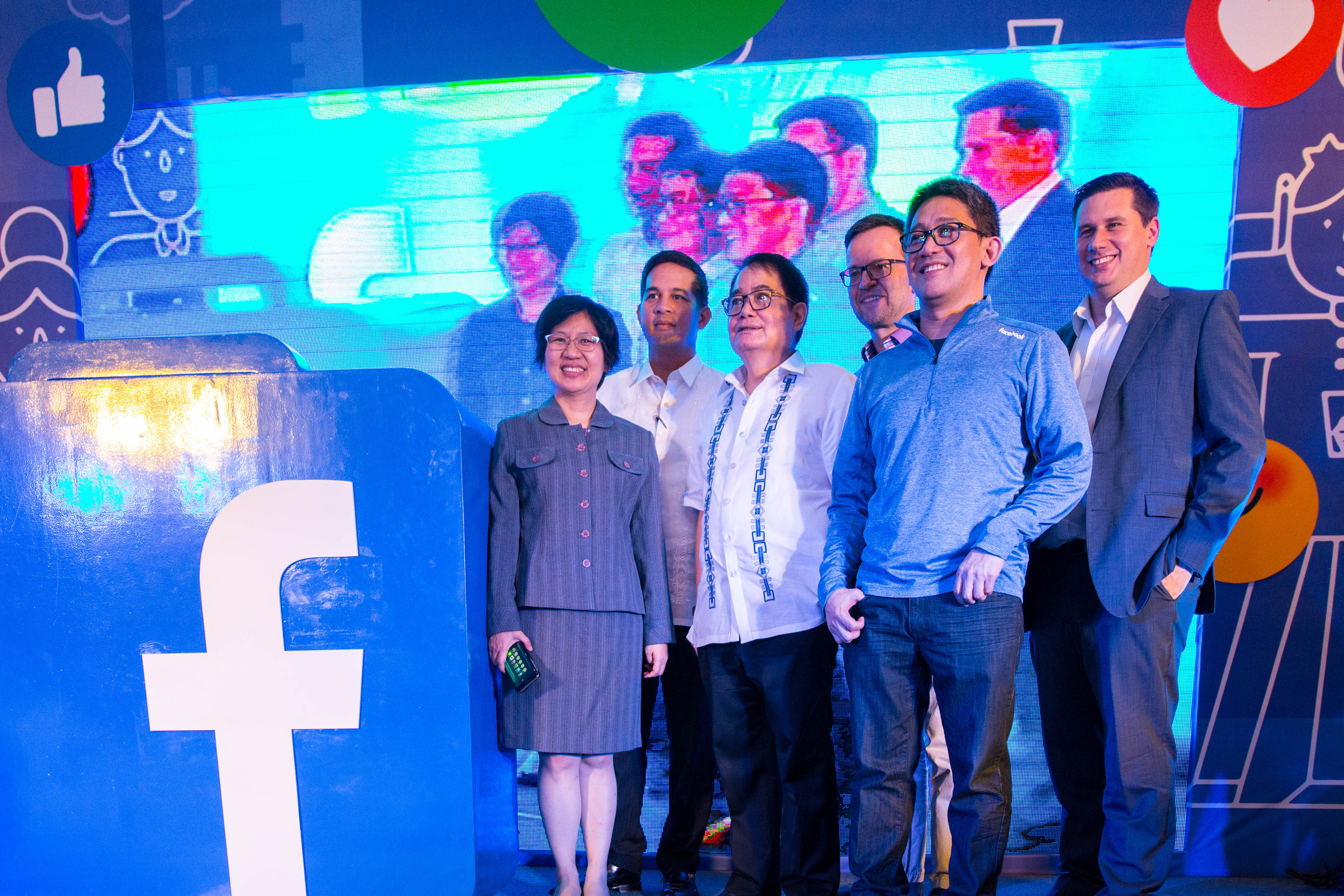PLDT, Smart use Facebook at Work for digital pivot