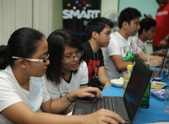 Smart and Cebu developers ‘hack’ for social good