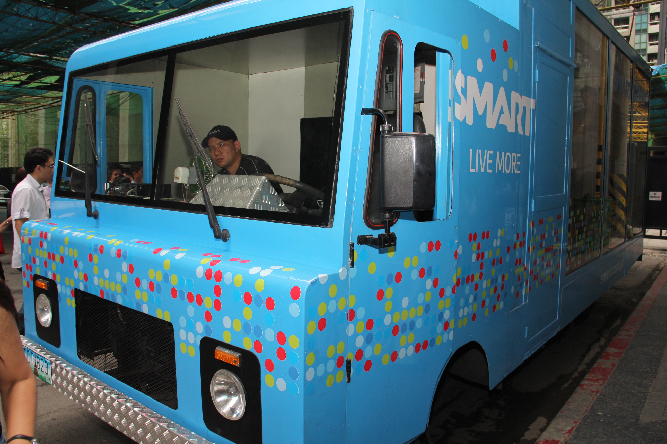 Smart rolls out country's first telco store on wheels